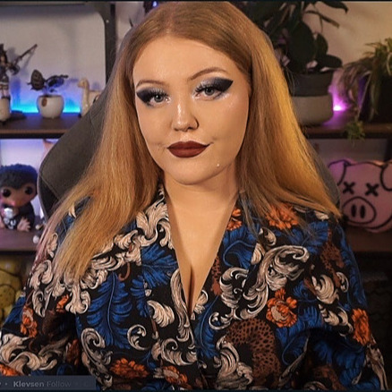 Amalie | Twitter, Instagram, TikTok, Twitch | Linktree