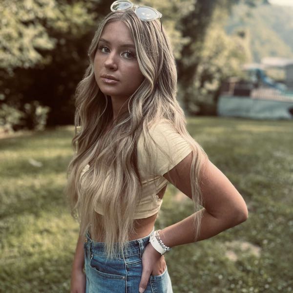 Danielle LaShea Prater :) | Twitter, Instagram, TikTok | Linktree