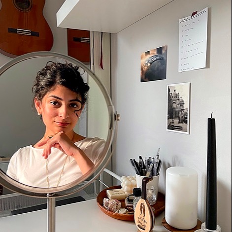 anushe__ | Twitter, Instagram, TikTok | Linktree