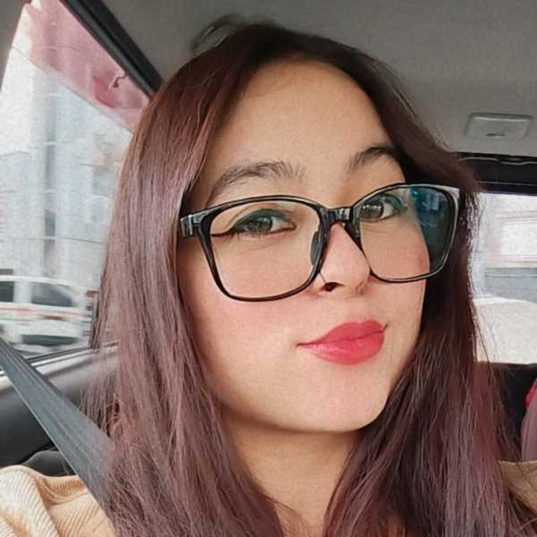 Dess | Instagram, Twitch | Linktree