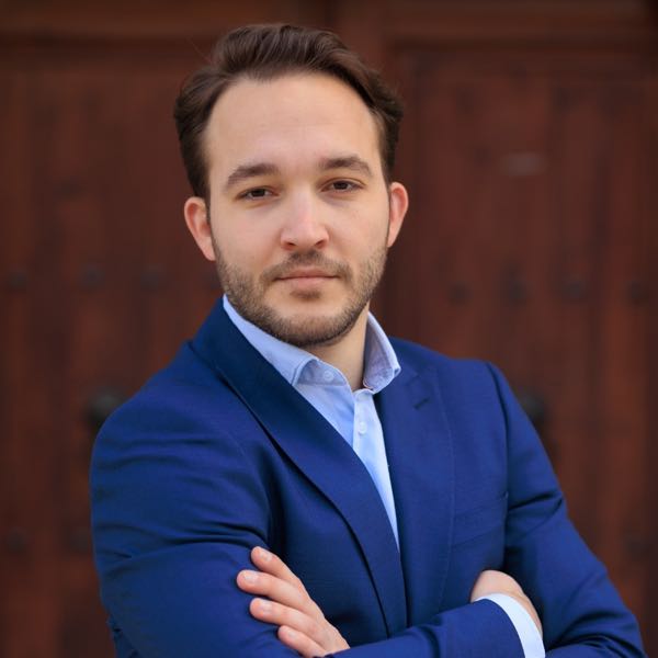 Fotis Kapsalis | Twitter, Instagram, Facebook | Linktree