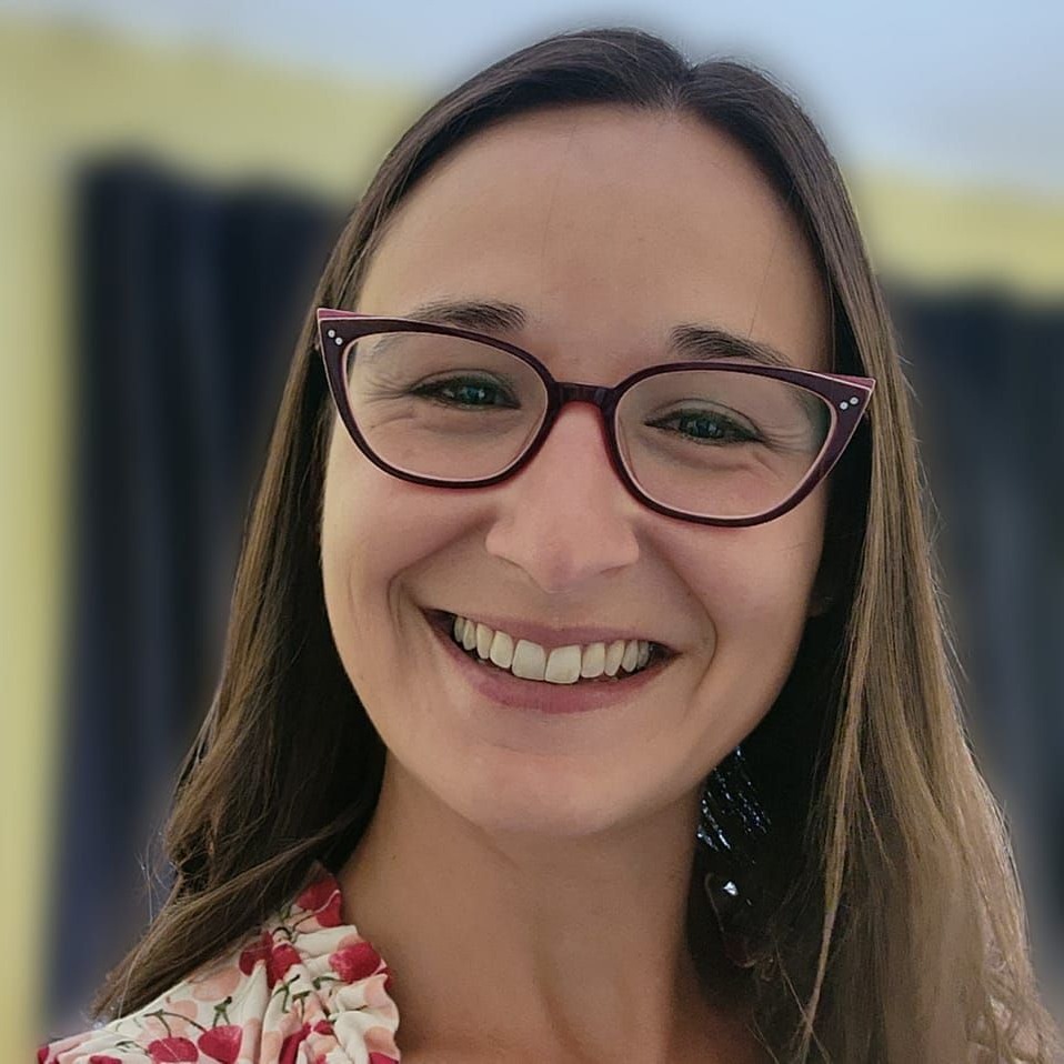 Janelle | Instagram, Facebook, TikTok | Linktree