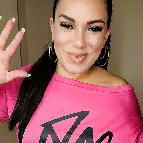 avalynne | Twitter, Instagram, YouTube, TikTok | Linktree