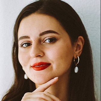 Anastasia Chatsatourian | Twitter, Instagram, TikTok | Linktree