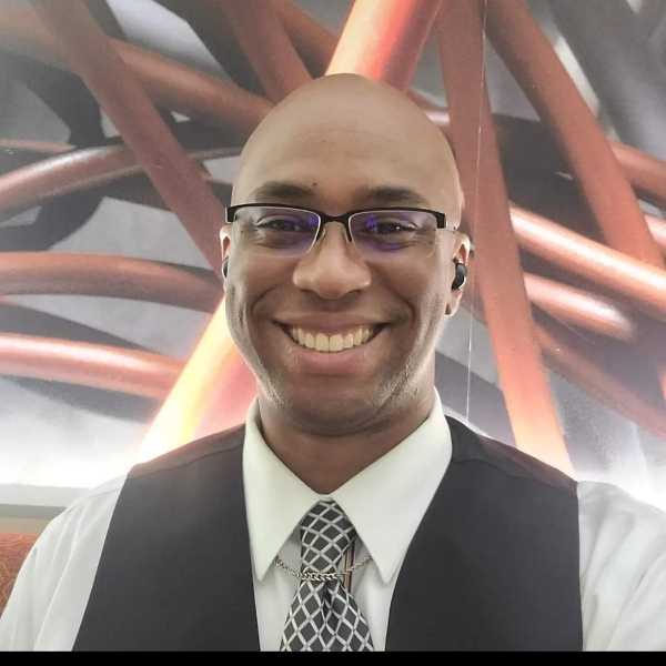 Everett T. Stamper | Instagram, Facebook | Linktree