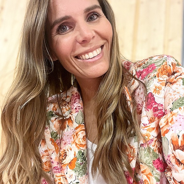 Élise Maillet - Listen on Spotify - Linktree