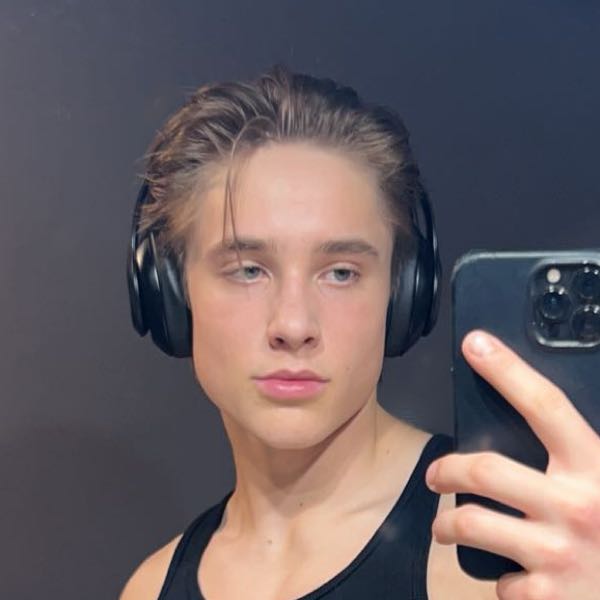 Ollie Muhl | Twitter, Instagram, TikTok | Linktree