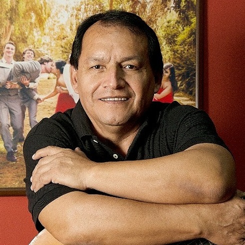 Alberto Medina | Instagram, Facebook | Linktree