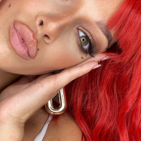 anna_chiara | TikTok, Twitch | Linktree