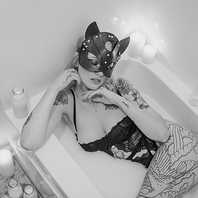KITTY NOIR BOUDOIR | Instagram, Facebook, TikTok | Linktree