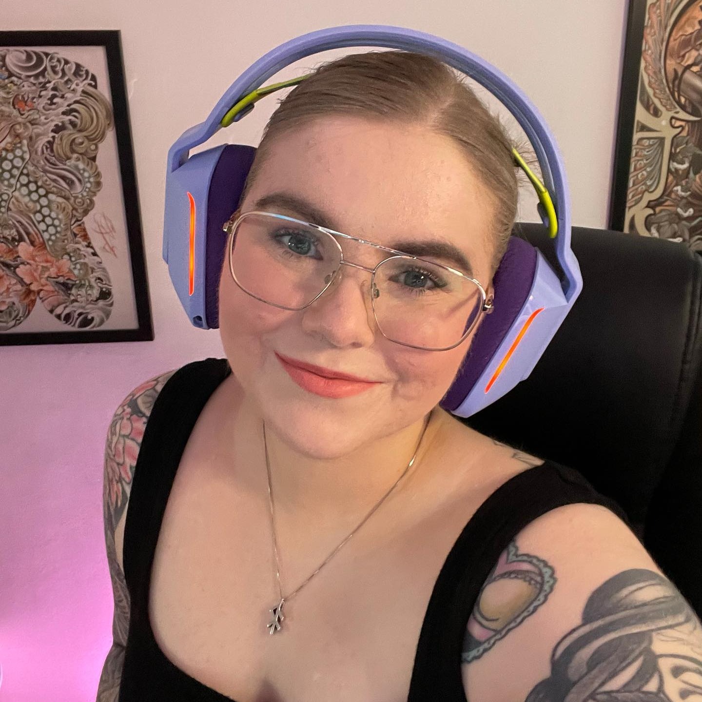 PeonyPumpkin | Twitter, Instagram, TikTok, Twitch | Linktree