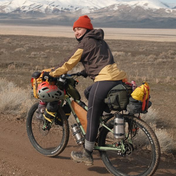 Ana Victoria Cedillo | Instagram, TikTok | Linktree