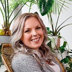 Kirstie Leigh | Instagram, Facebook | Linktree