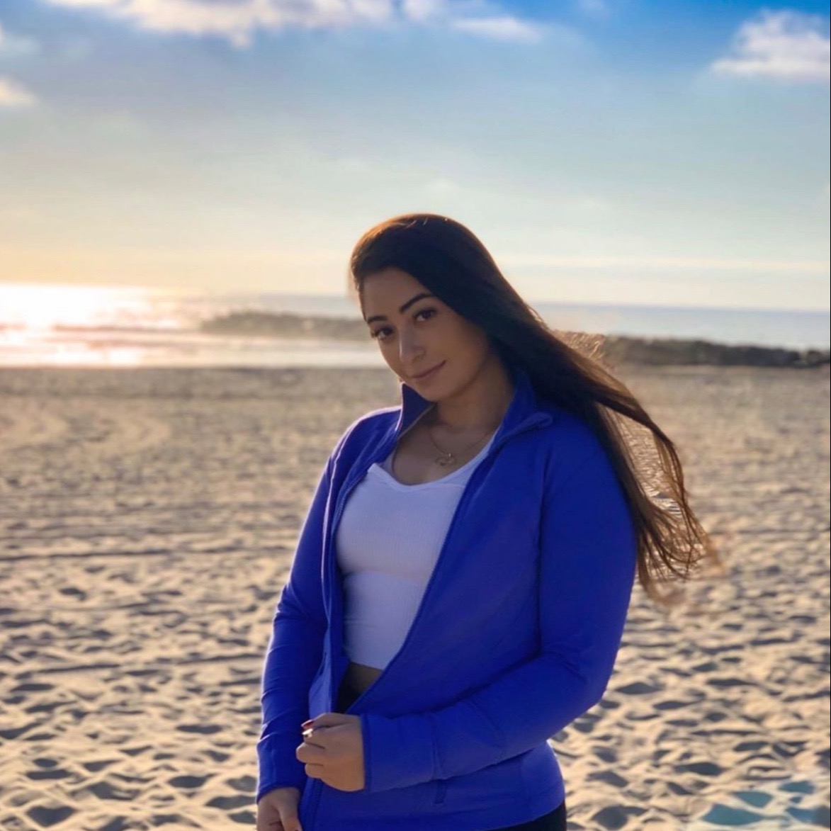 Paniz | Instagram, Twitch | Linktree