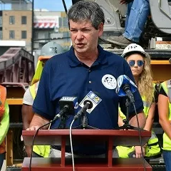 Alderman Brian Hopkins | Twitter | Linktree