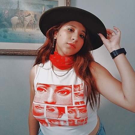 Samantha Reyna UGC Creator | Twitter, Instagram, TikTok | Linktree