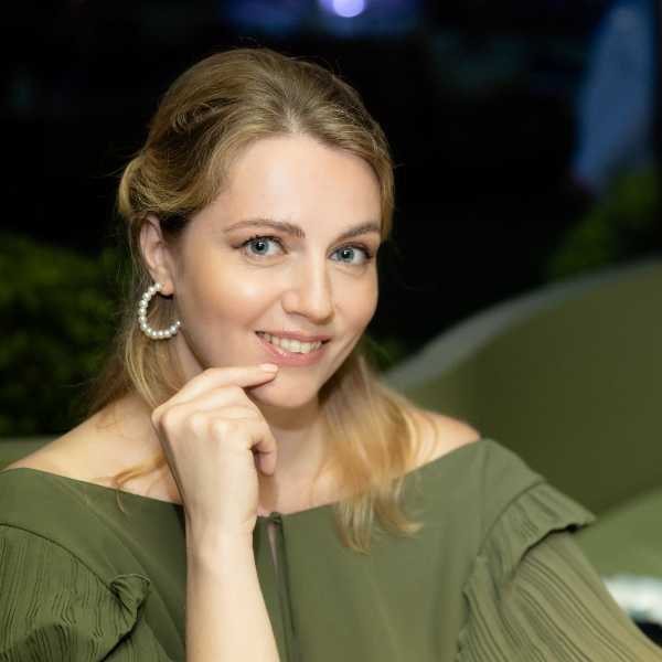 IRYNA BARDAKOVA | Instagram, Facebook | Linktree