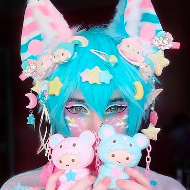 snowbunnyem | Twitter, Instagram, Facebook, TikTok | Linktree