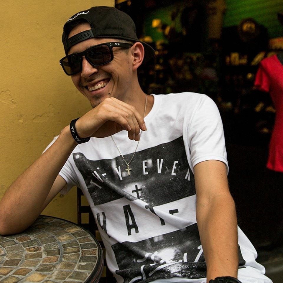 Dflo Music | Instagram, Facebook | Linktree