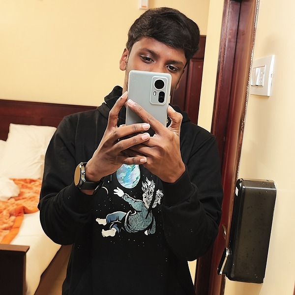 Vikky | Twitter, Instagram, Facebook | Linktree