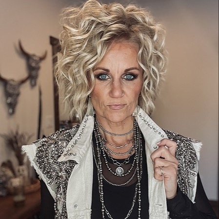 Kelly Pollitt WILD Tribe Style | Instagram, Facebook | Linktree