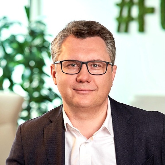 gratzer | Twitter, Instagram, Facebook | Linktree