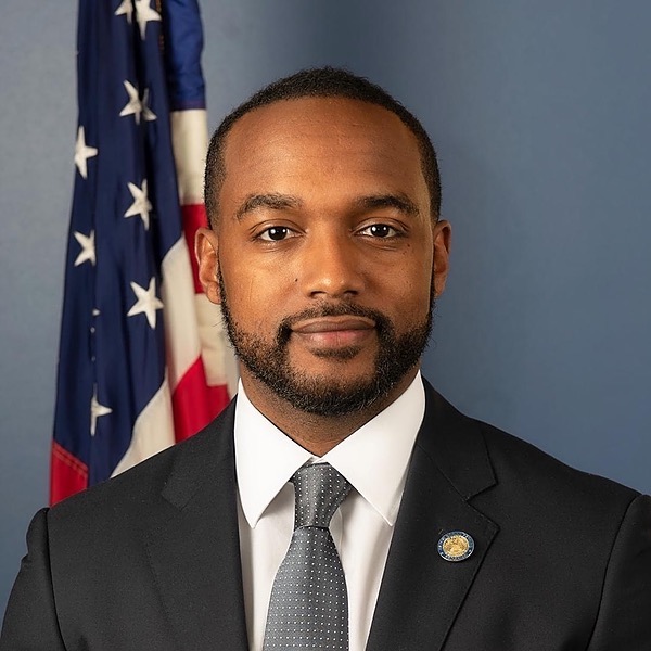 Mayor Adrian Perkins | Twitter, Instagram, Facebook | Linktree