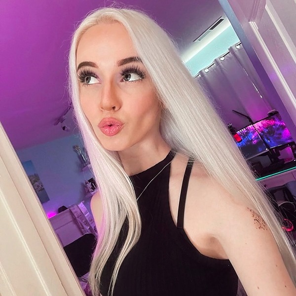 haleyalana | Twitter, Instagram, Twitch | Linktree