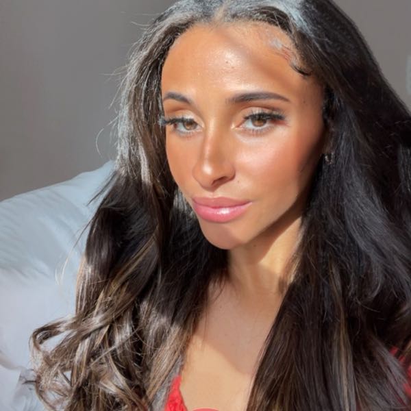 𝐙𝐈𝐀 𝐖𝐈𝐋𝐋𝐈𝐀𝐌𝐒 | Instagram, TikTok | Linktree