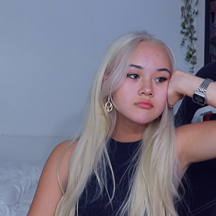 lua loricchio | Twitter, Instagram, TikTok, Twitch | Linktree