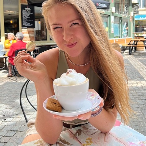 Karolina Lankowska | Instagram, TikTok | Linktree