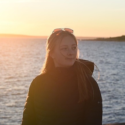 Emma Lomas Media | Instagram, Facebook | Linktree