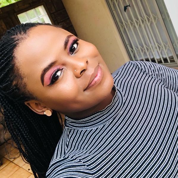 Ms Hlonii Hlahla | Twitter, Instagram, Facebook | Linktree