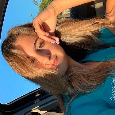 @corina_907 | Instagram, TikTok | Linktree