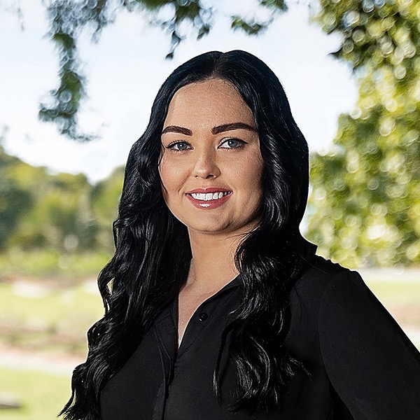 Kayla Johnson | Instagram, Facebook | Linktree