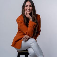 Elisabeth Luna, Realtor | Instagram, Facebook | Linktree