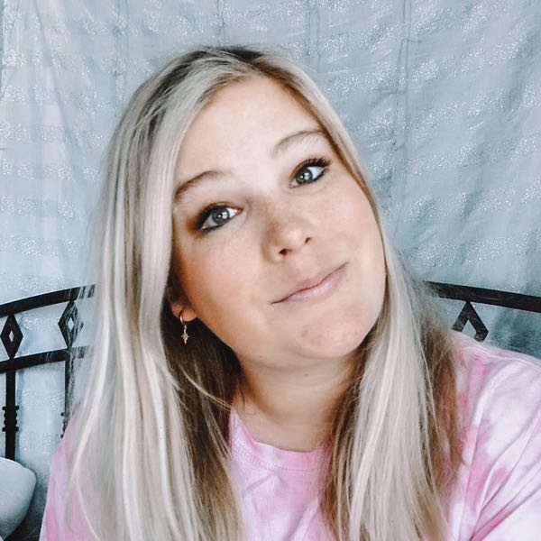 Reading With Jess ☆ | Instagram, TikTok | Linktree