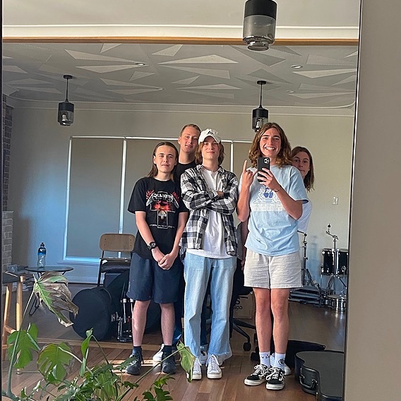 sub.zero | Instagram, Facebook, TikTok | Linktree