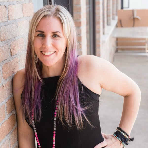 Stephanie Moram | Instagram, Facebook, TikTok | Linktree