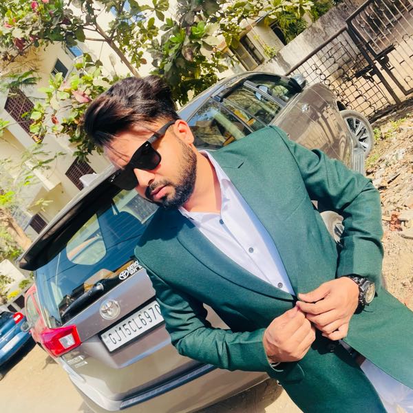 rohit_the_hustler | Twitter, Instagram, Facebook | Linktree