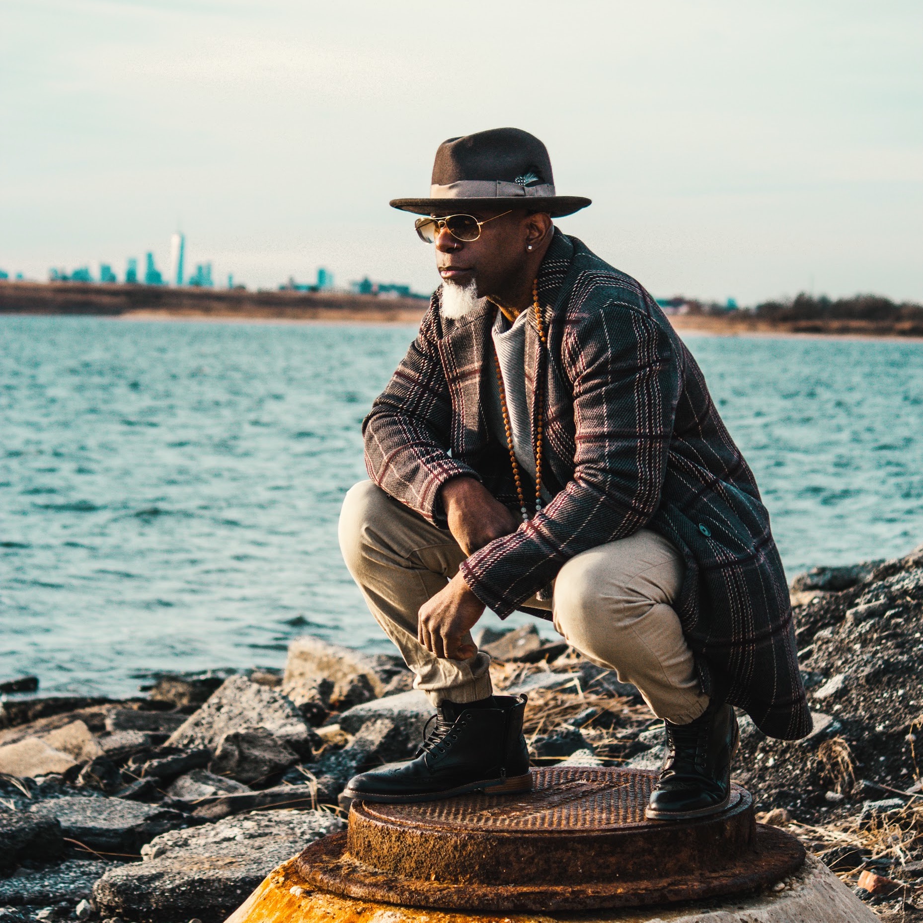 bes_music_ | Instagram, Facebook, TikTok | Linktree