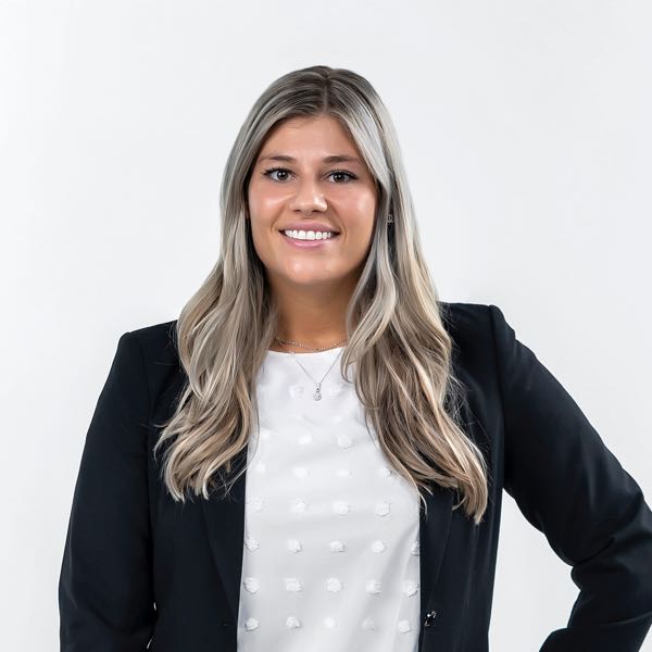 Nicole Roselli | Instagram, Facebook | Linktree