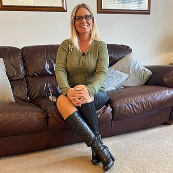 FoxyGeekGirl 🦊 | Twitter, Instagram, TikTok, Twitch | Linktree