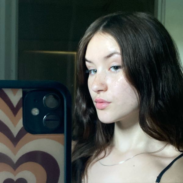 Christina | Instagram, Spotify, Facebook, TikTok | Linktree