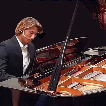 Christopher MacRae | Instagram, Facebook | Linktree