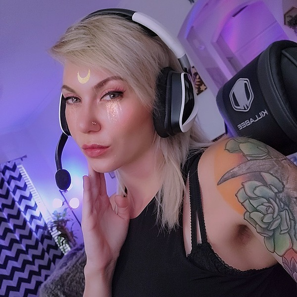 @GALAXT1KA | Twitter, Instagram, TikTok, Twitch | Linktree