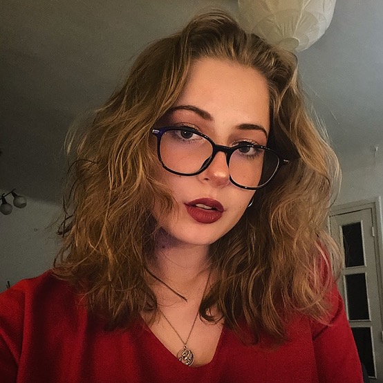 Niruvia | Instagram, TikTok, Twitch | Linktree