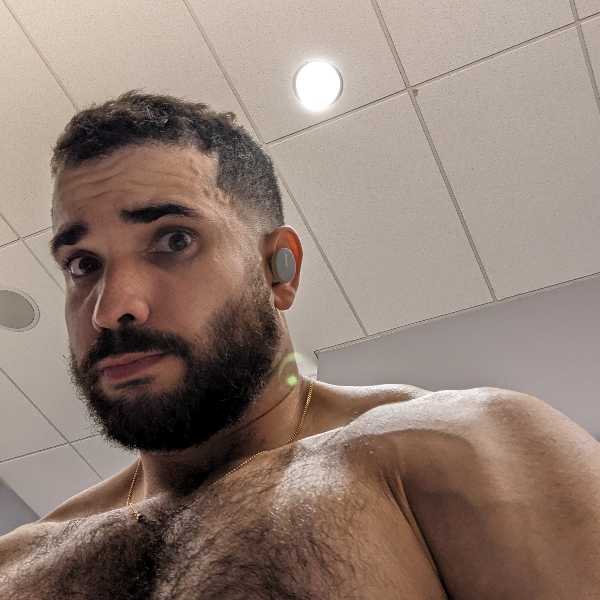 Victor | Twitter, Instagram, TikTok, Twitch | Linktree