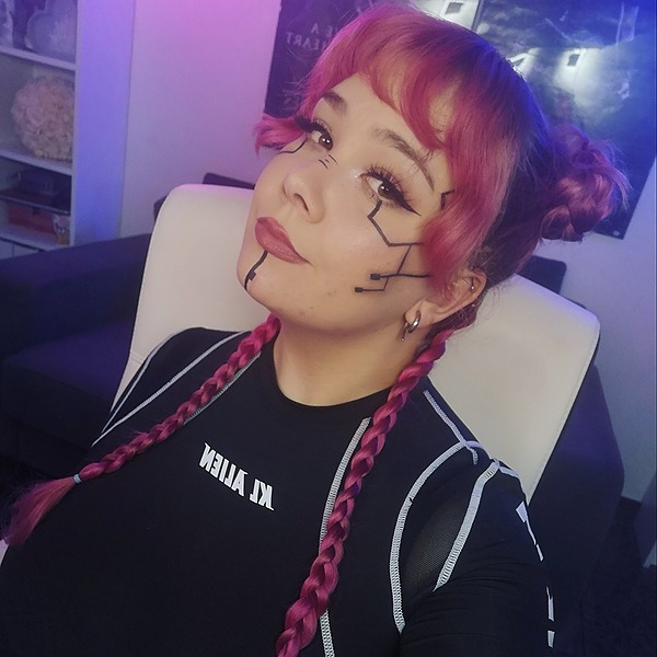 Freya Stark | Twitter, Instagram, TikTok, Twitch | Linktree