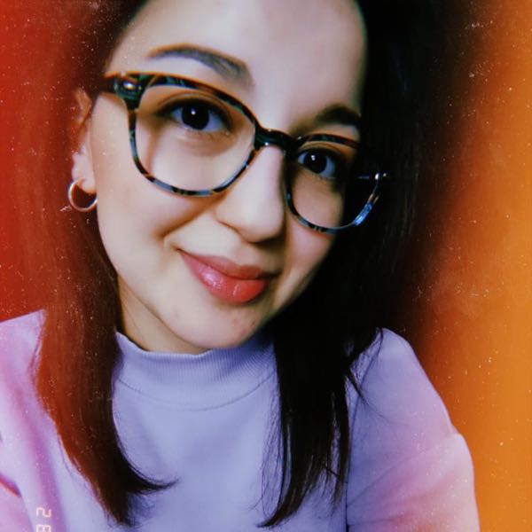Defne ASMR | Instagram, TikTok, Twitch | Linktree